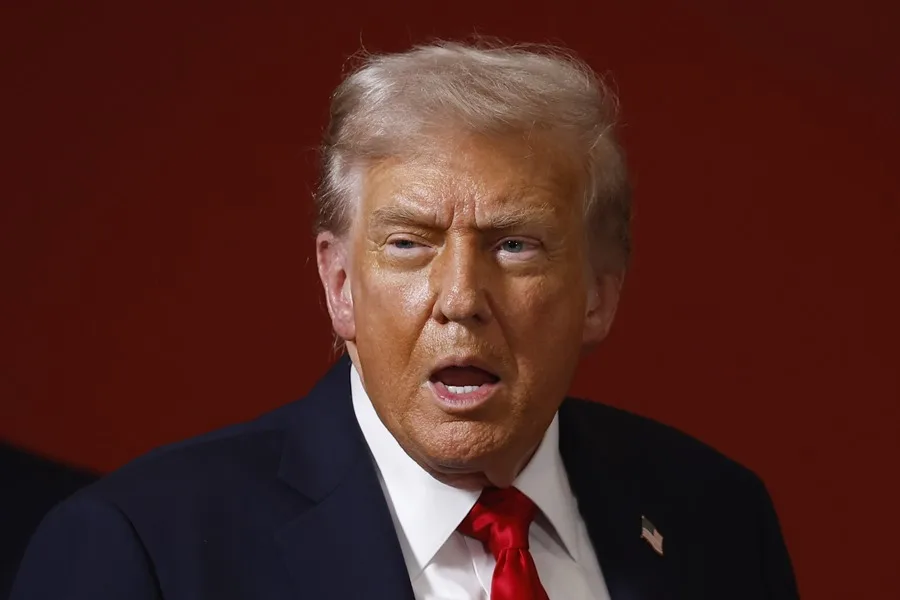 Trump publica imagen manipulada con el cargo de "presidente interino de ...