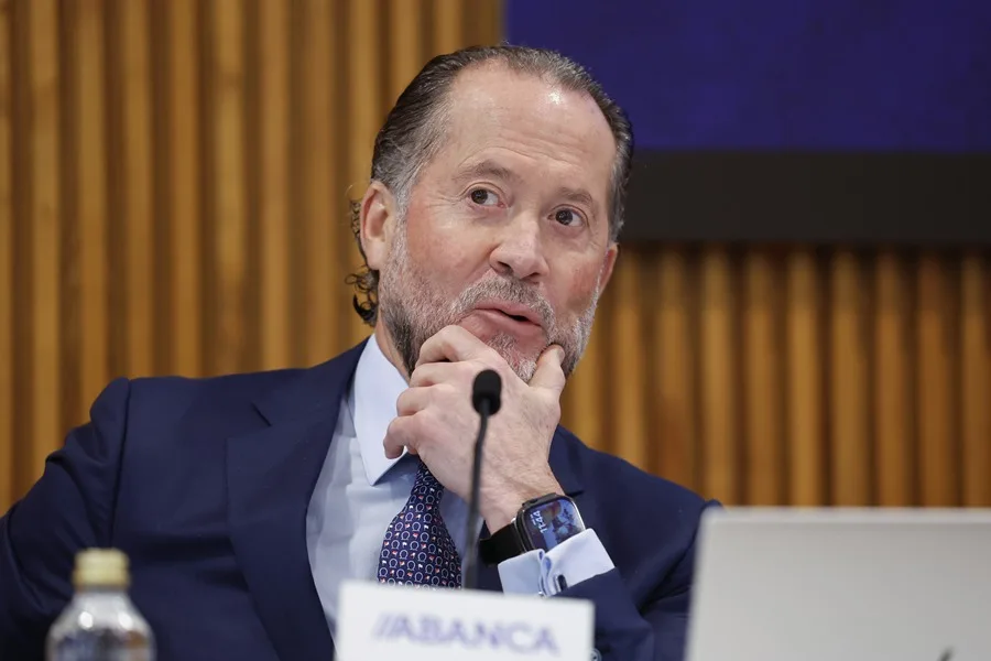 Abanca gana un 25 % menos en 2025