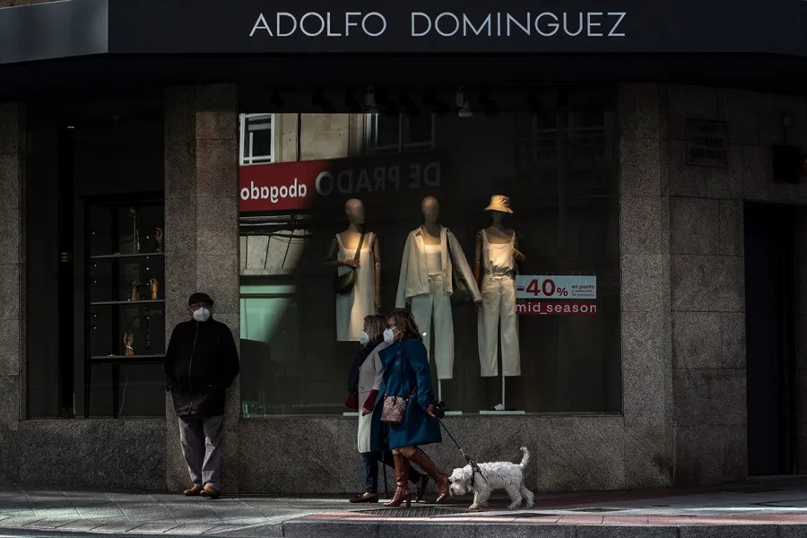 Adolfo Domínguez reduce un 18 % sus pérdidas tras récord de ventas