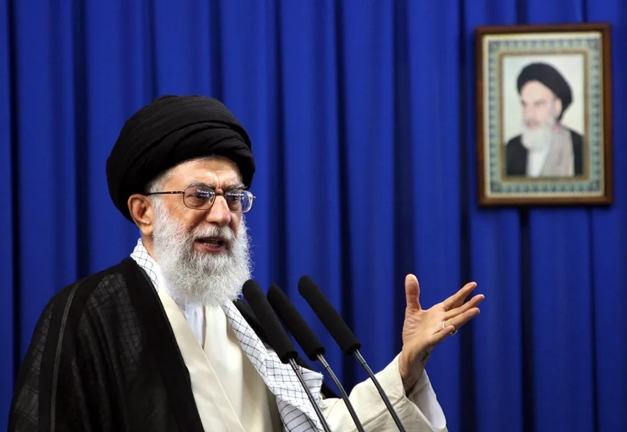 Irán confirma la muerte de Jameneí en ataques de EE.UU. e Israel
