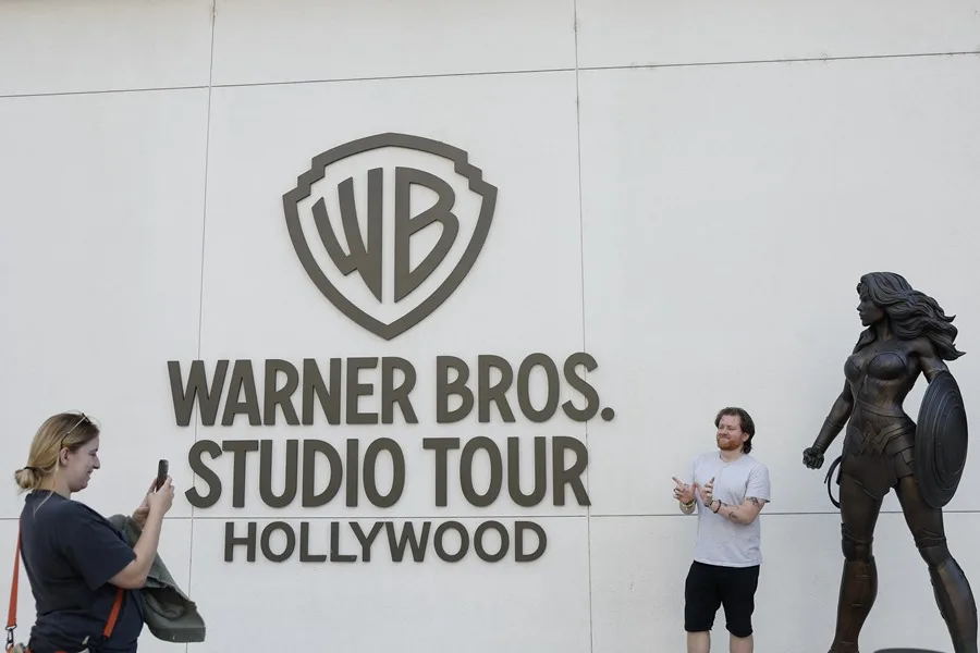 Paramount oficializa la compra de Warner por 110.000 millones de dólares