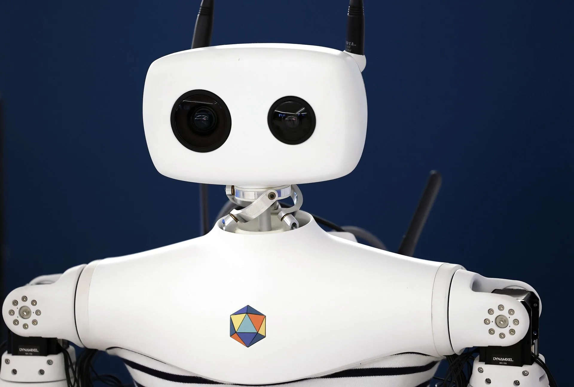 AI-only social network Moltbook sparks cybersecurity concerns - EFE
