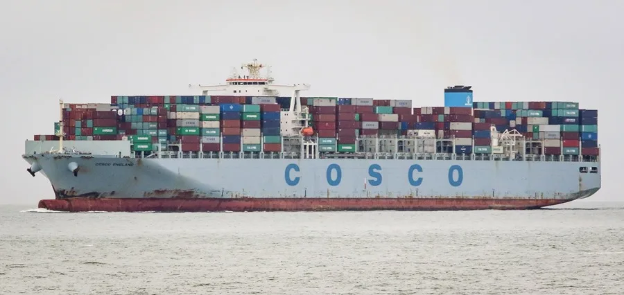 La naviera china Cosco reordena sus rutas en el golfo Pérsico