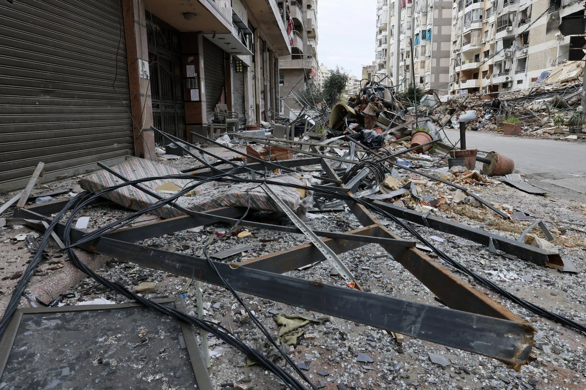 Lebanon's fragile healthcare under siege - EFE
