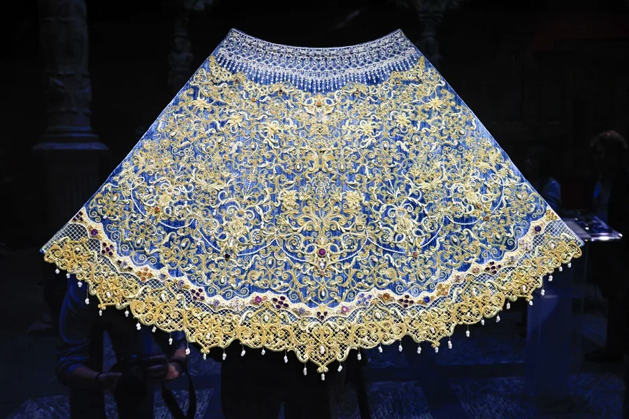 Fundación Ibercaja exhibe manto joya que ofrece a la Virgen del Pilar ...