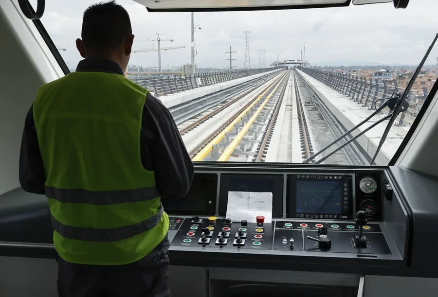 El Metro de Bogotá realiza su primer viaje de prueba con pasajeros