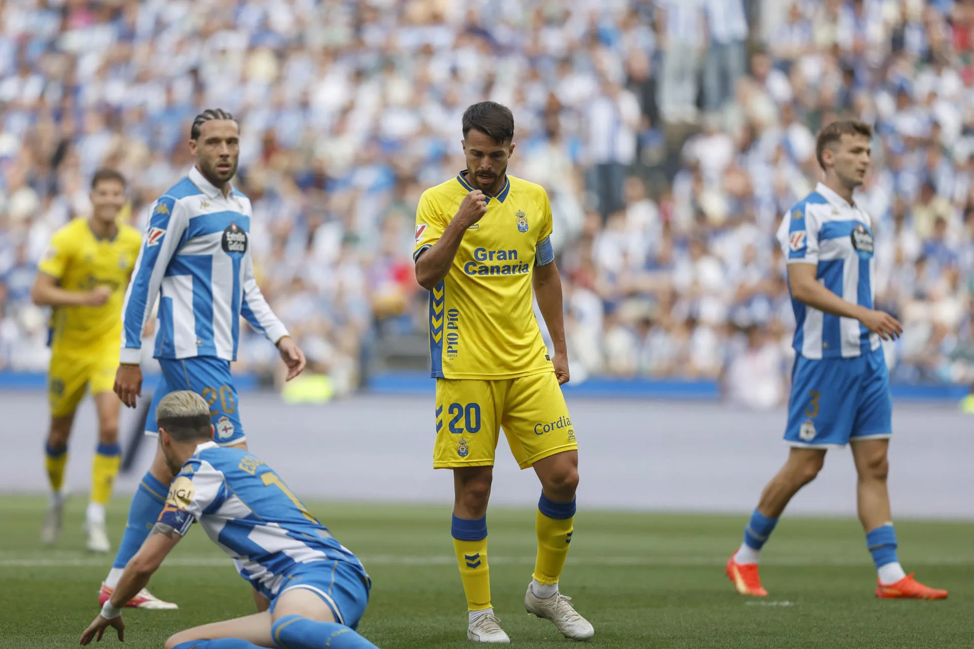1-2. Las Palmas no falla en Riazor y jugará la promoción de ascenso - EFE