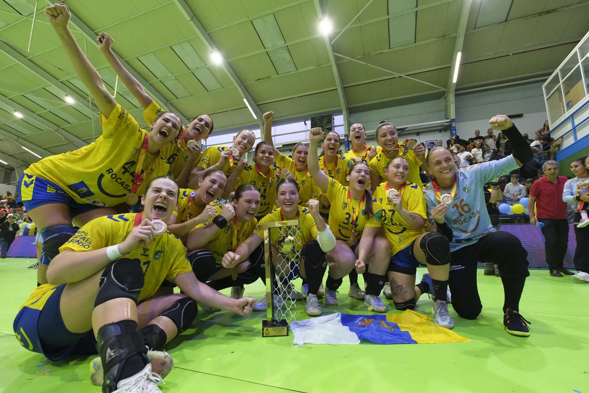 26-23. El Rocasa Gran Canaria vuelve a coronarse como campeón de liga ...