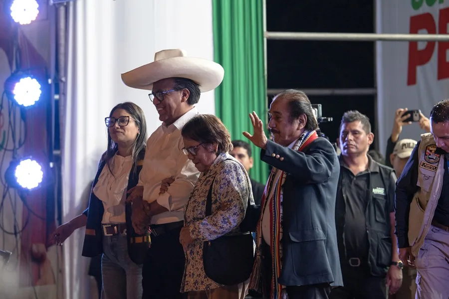 Candidato Roberto Sánchez promete restablecer equilibrio de poderes en Perú