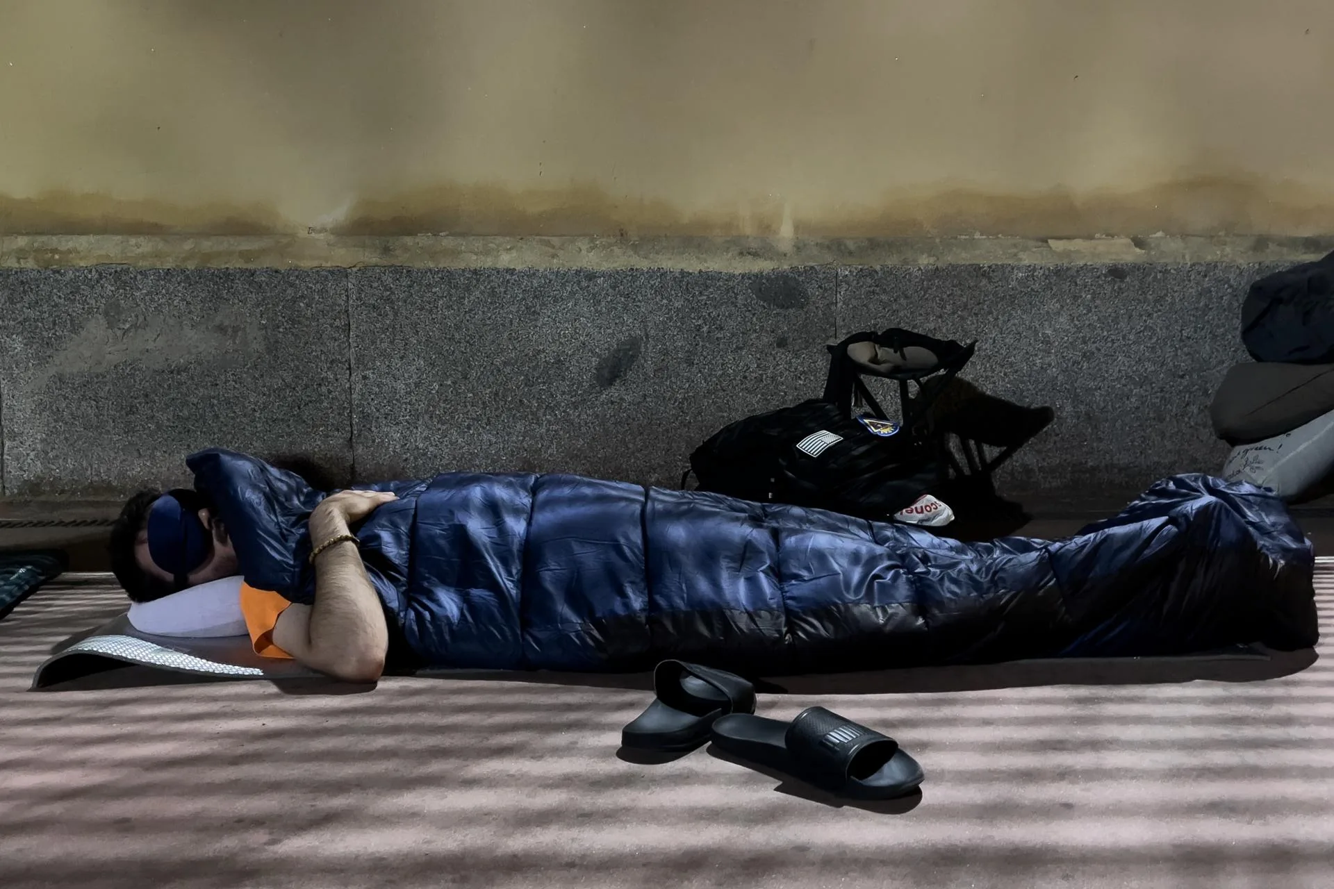 Pilgrims Camp Out in Madrid After Pope's Vigil | EFE
