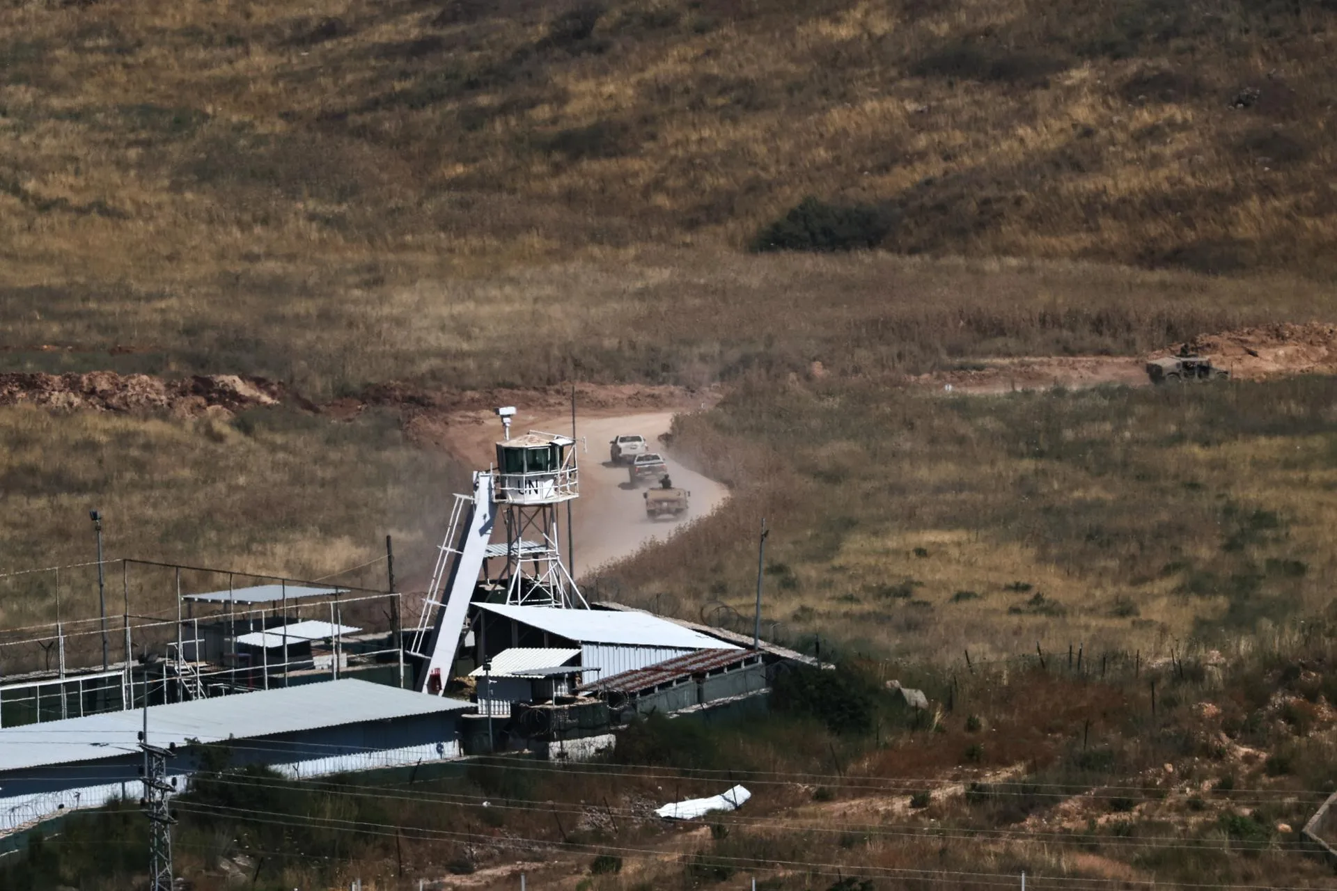 UNIFIL Peacekeeper Killed, 2 Spanish Troops Injured in Lebanon
